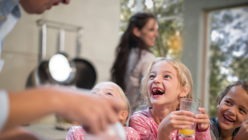 2-Star Wall Mounted Non-Inverter ACs. Reliable Cooling | Hitachi India