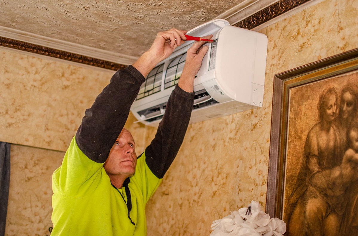 Warmer Kiwi Homes Heat Pump Installation | Hitachi Cooling & Heating | hitachiaircon.com