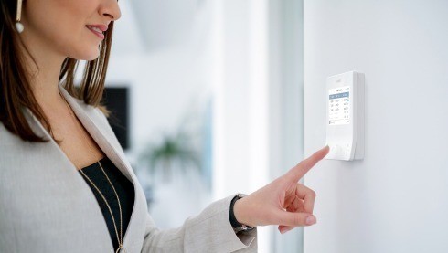 Zaawansowany kolorowy sterownik (PC-ARFG2-E) | Hitachi Polska