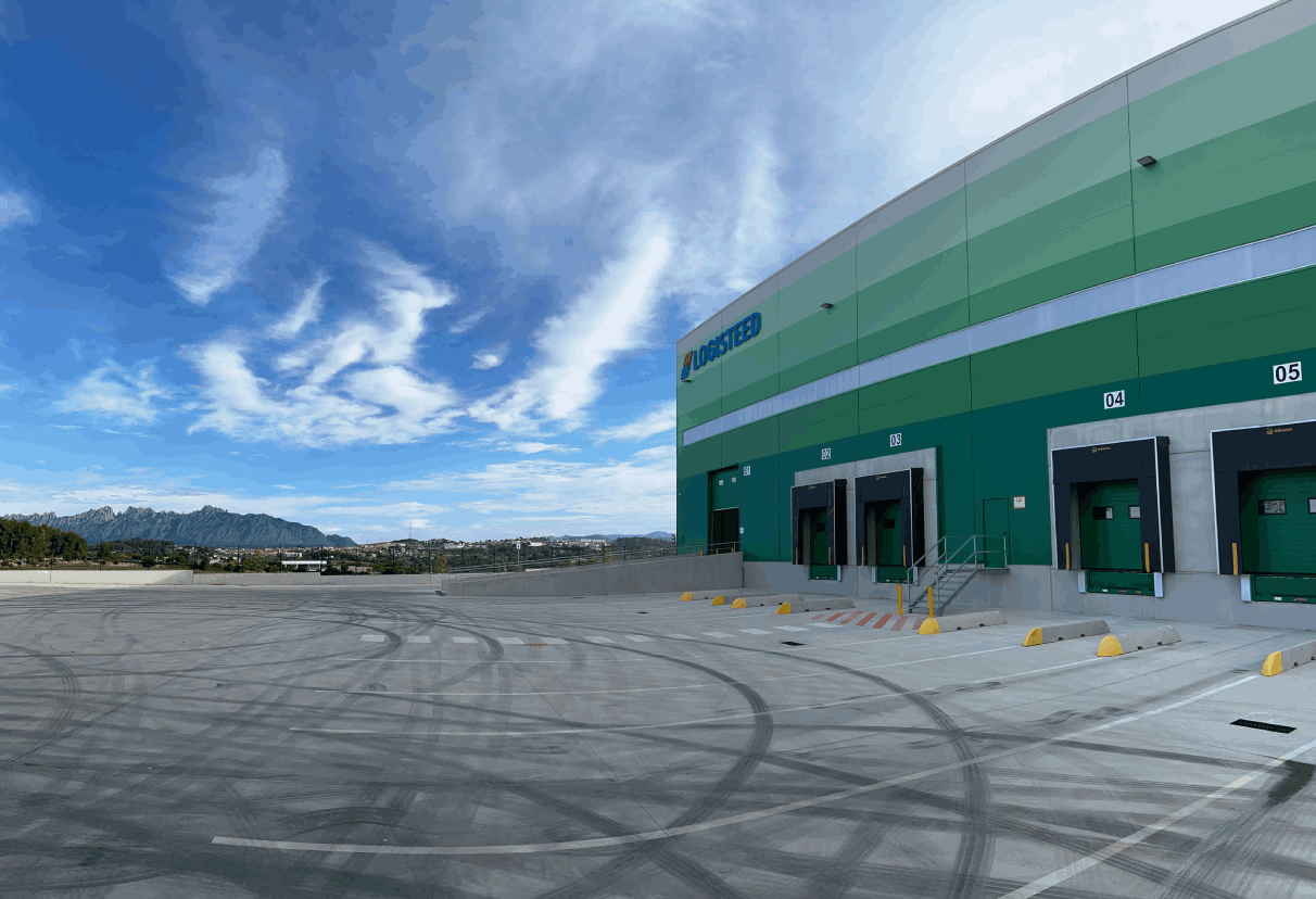 Celebrating our new sustainable Central Distribution Center in ...