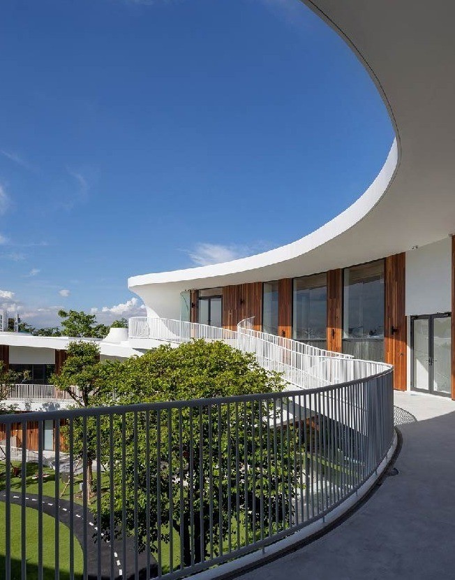 Seven Seas Côte d'Azur | Hitachi mini-split project in Pattaya, Thailand